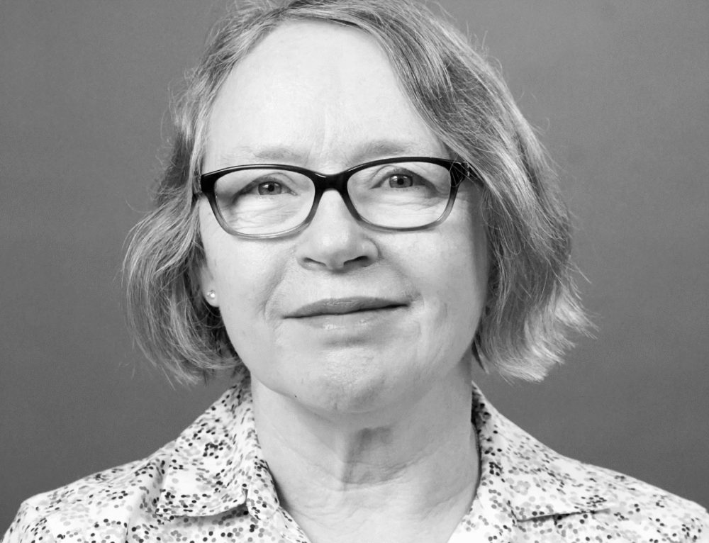 Exclusive Interview with Freida McFadden - She Reads